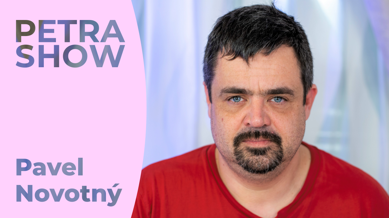 Pavel Novotný oddává novomanžele a miluje krimi | Stream
