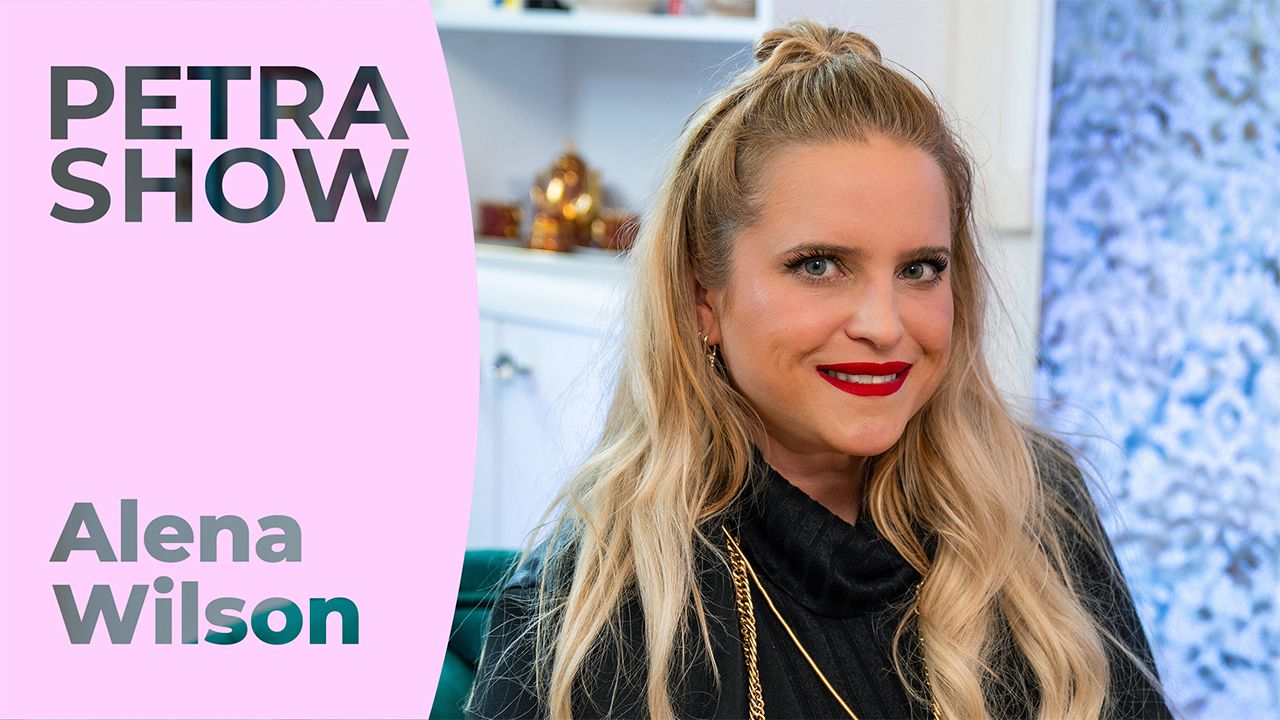 Stahovací kalhotky a konfekční móda pro ženy | Alena Wilson | Stream